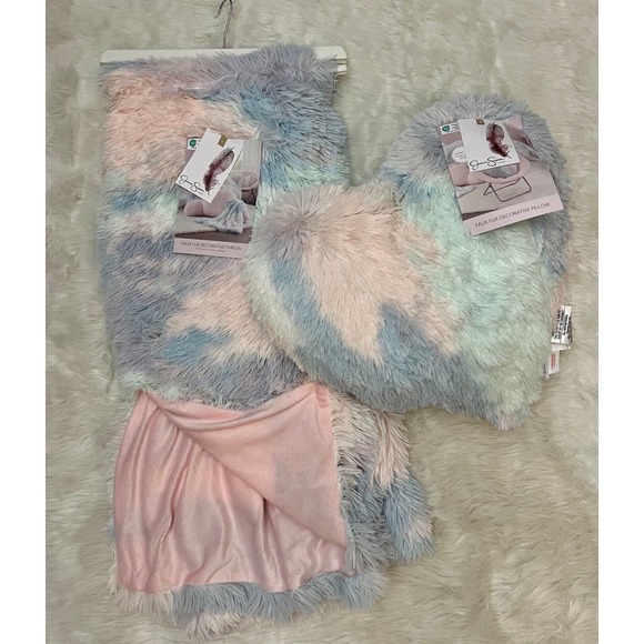 Jessica Simpson | Dining | Jessica Simpson Faux Fur Decorative Throw ...